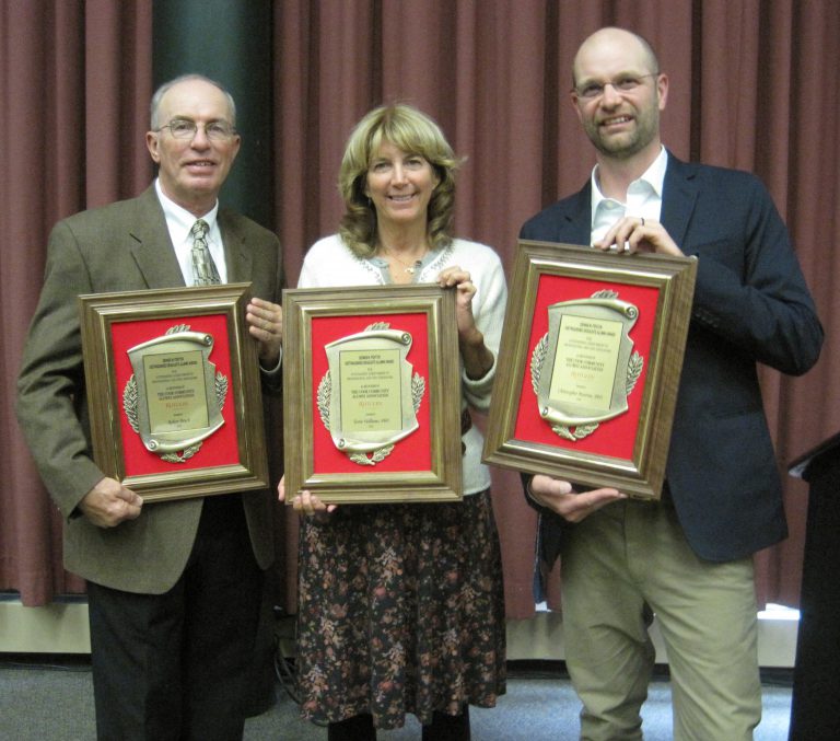 Six Alumni Honored in Annual Awards Ceremony : Newsroom