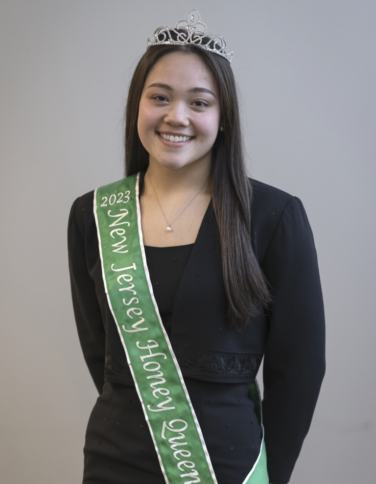 4-H Member Kaitlyn Culbert is a Honey Bee Champion : Newsroom